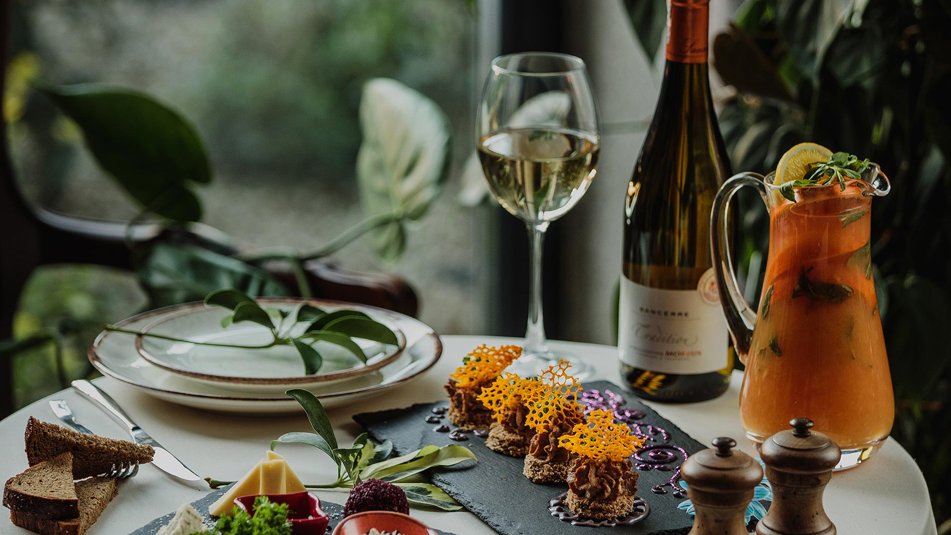 On-site Restaurant – Kinsley – Mountain Hotel WordPress Theme